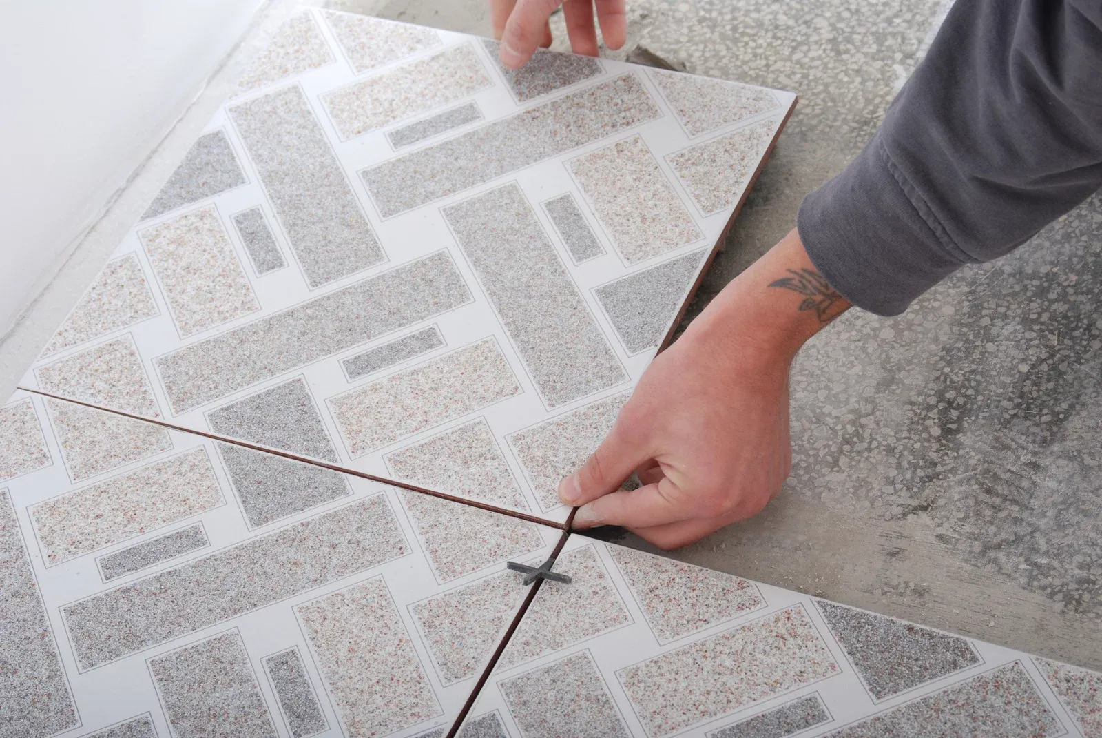 Interlocking Floor Tiles Perfect For These 3 Types Of Interiors